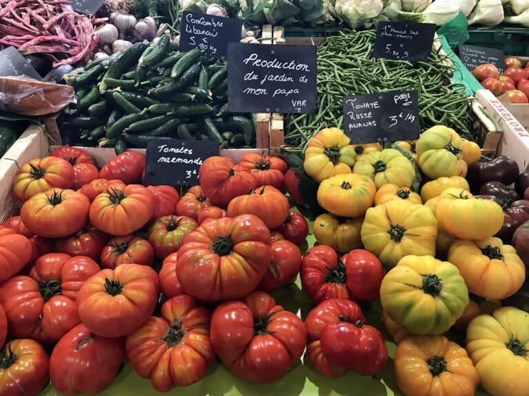 Découvrez Le Marché De Forville : Le Chic Provençal De Cannes